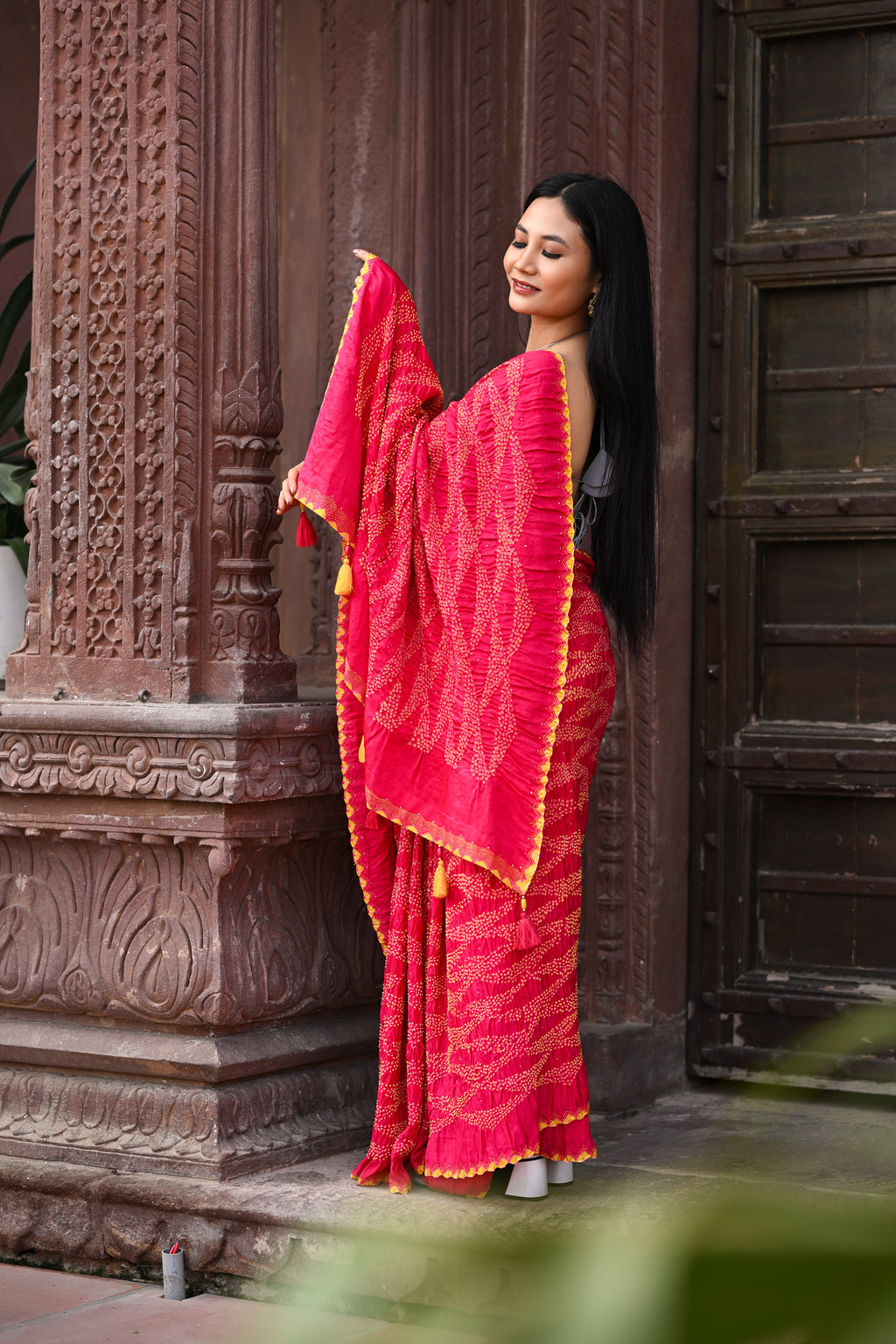 PINK GEOMETRIC TRIANGULAR BANDHANI SILK SAREE WITH EMBROIDERY AND MUKA ...